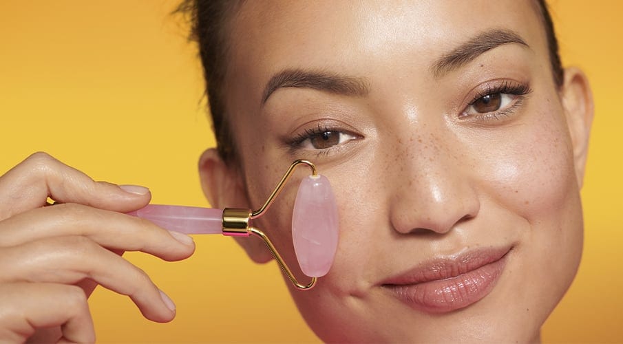 Rouleau De Massage Visage 5 Astuces Pour Le Manier Comme Une Pro